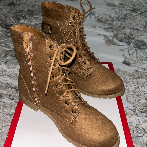 American Eagle By Payless | Shoes | Big Girls Combat Boots | Poshmark